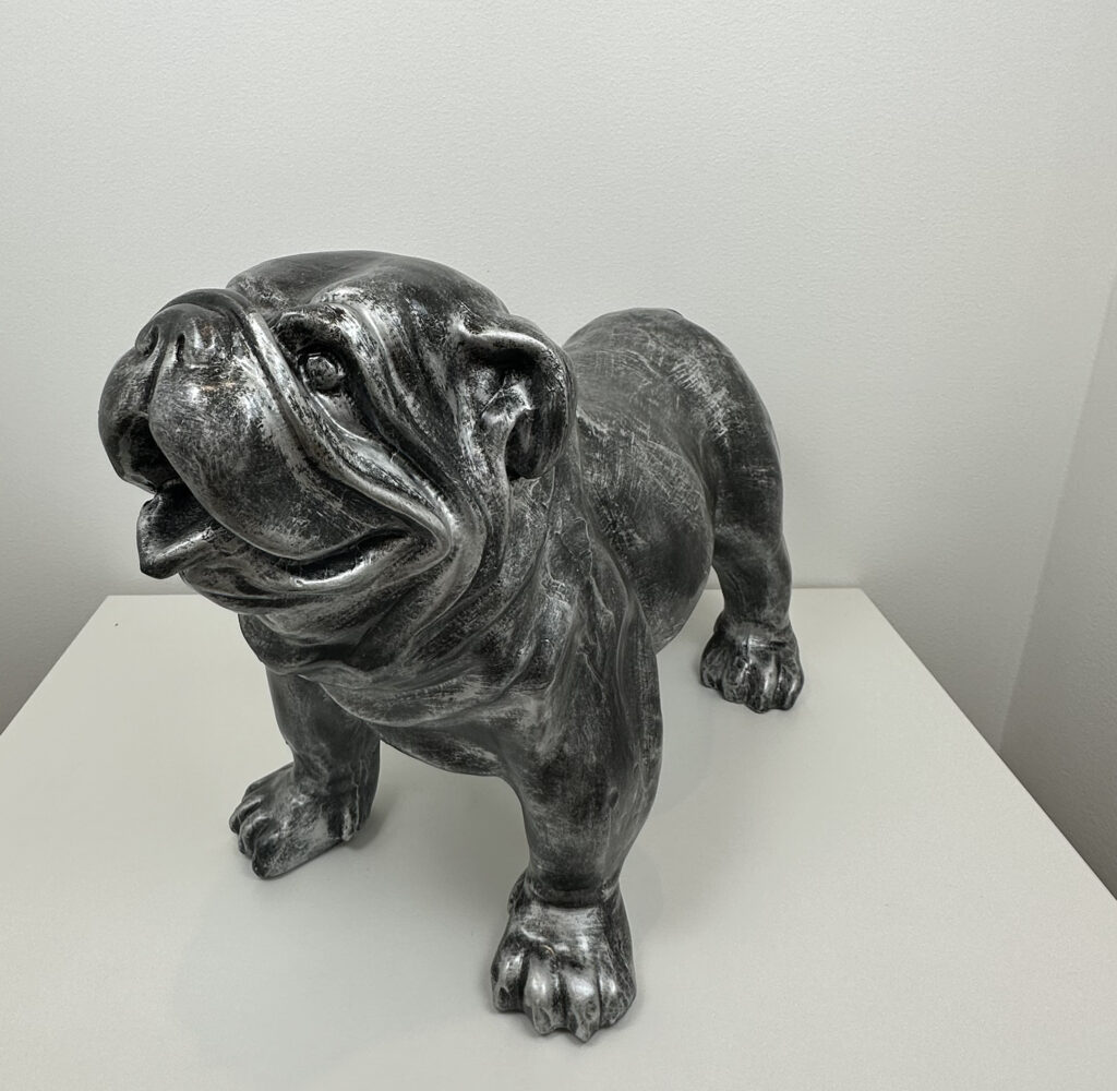 Stor Hund I Sort Sølv | Hurtig Levering – Køb!